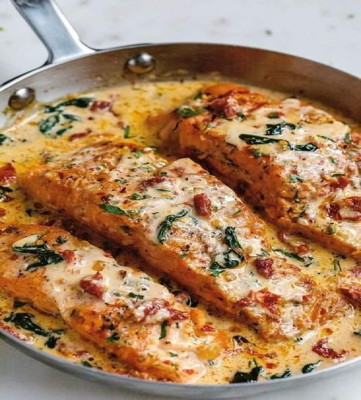 Creamy Garlic Tuscan Salmon with Spinach and Sundried Tomatoes - FULL ...